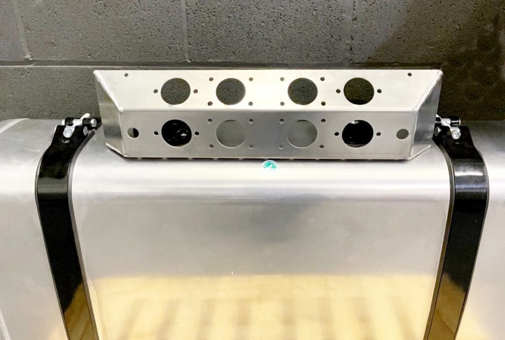 Air Line Suzie Frame Bracket Air Bar for Hydraulic Oil Tank