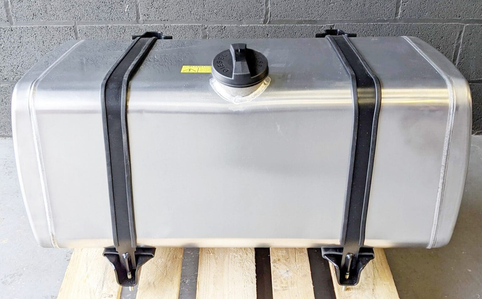 Universal Truck Fuel Tank Aluminium 175 Litre